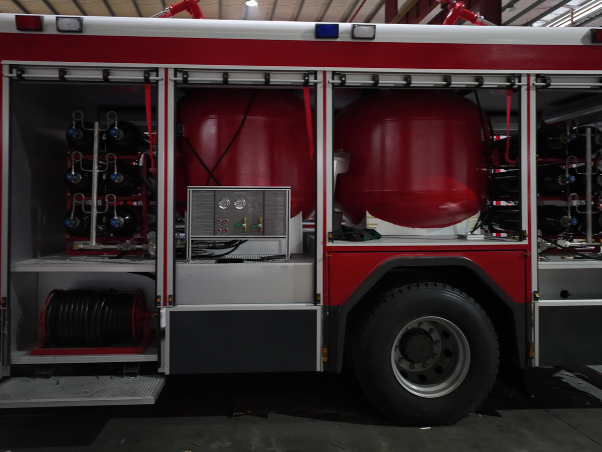 ISUZU 6000Kgs Dry Powder Fire Truck - ISUZU Vehicles