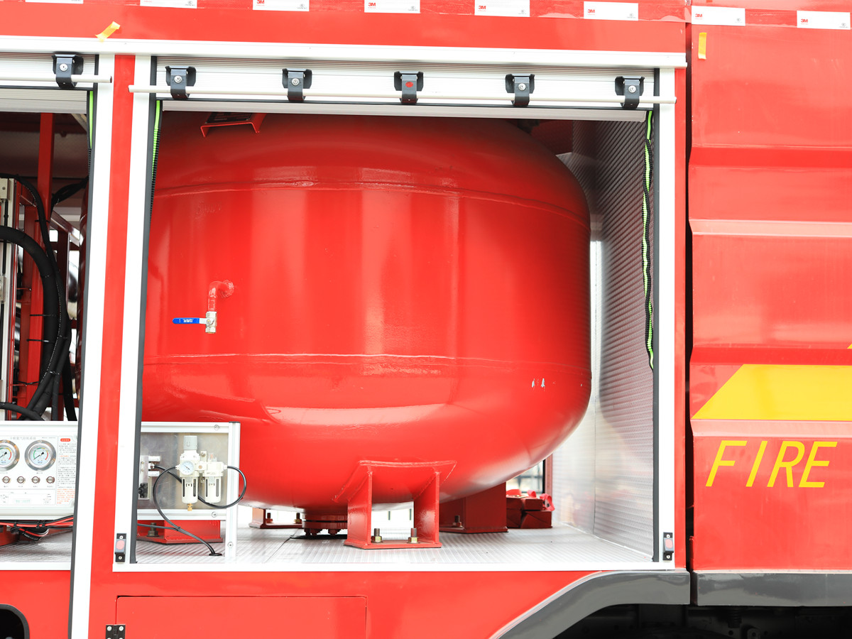 ISUZU 6000Kgs Dry Powder Fire Truck - ISUZU Vehicles