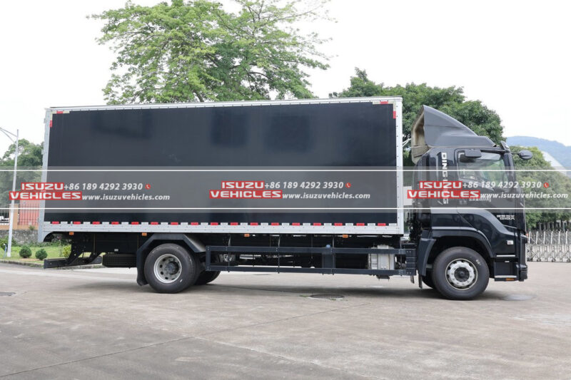 ISUZU GIGA 9.6 Meter Box Cargo Truck - ISUZU Vehicles