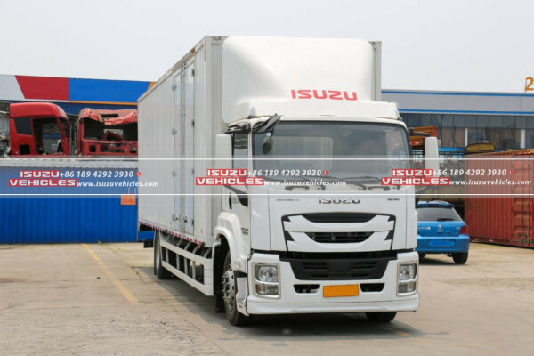 ISUZU GIGA 9.78 Meter Box Cargo Truck - ISUZU Vehicles