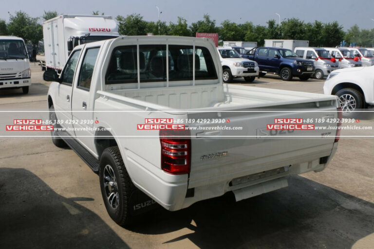 Off-Road ISUZU Pickup Trucks Support Saudi Desert Projects - ISUZU Vehicles