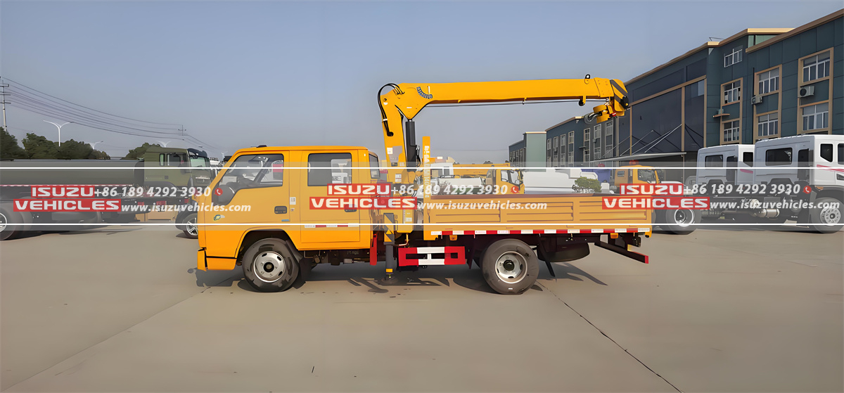 ISUZU 700P 4×4 PALFINGER 7T Telescopic Boom Crane - ISUZU Vehicles
