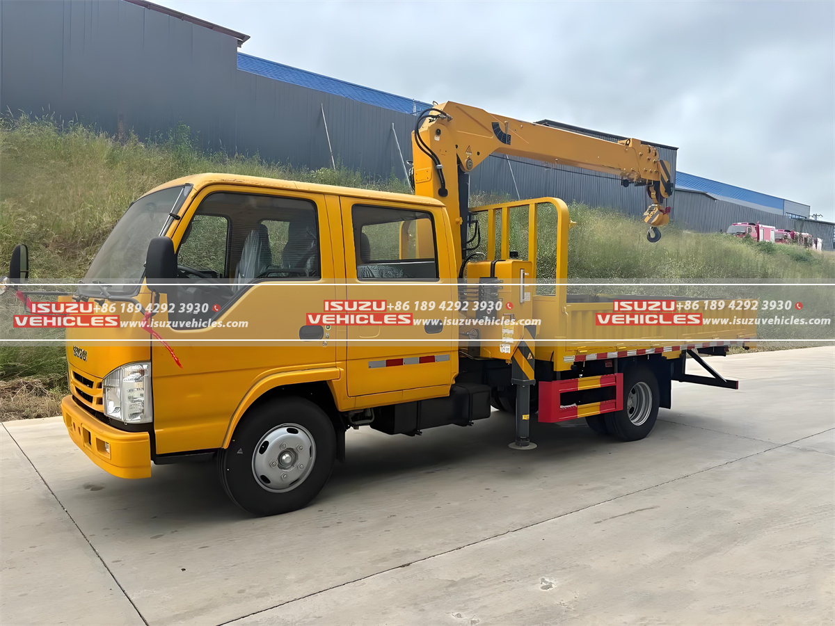 ISUZU 700P 4×4 PALFINGER 7T Telescopic Boom Crane - ISUZU Vehicles