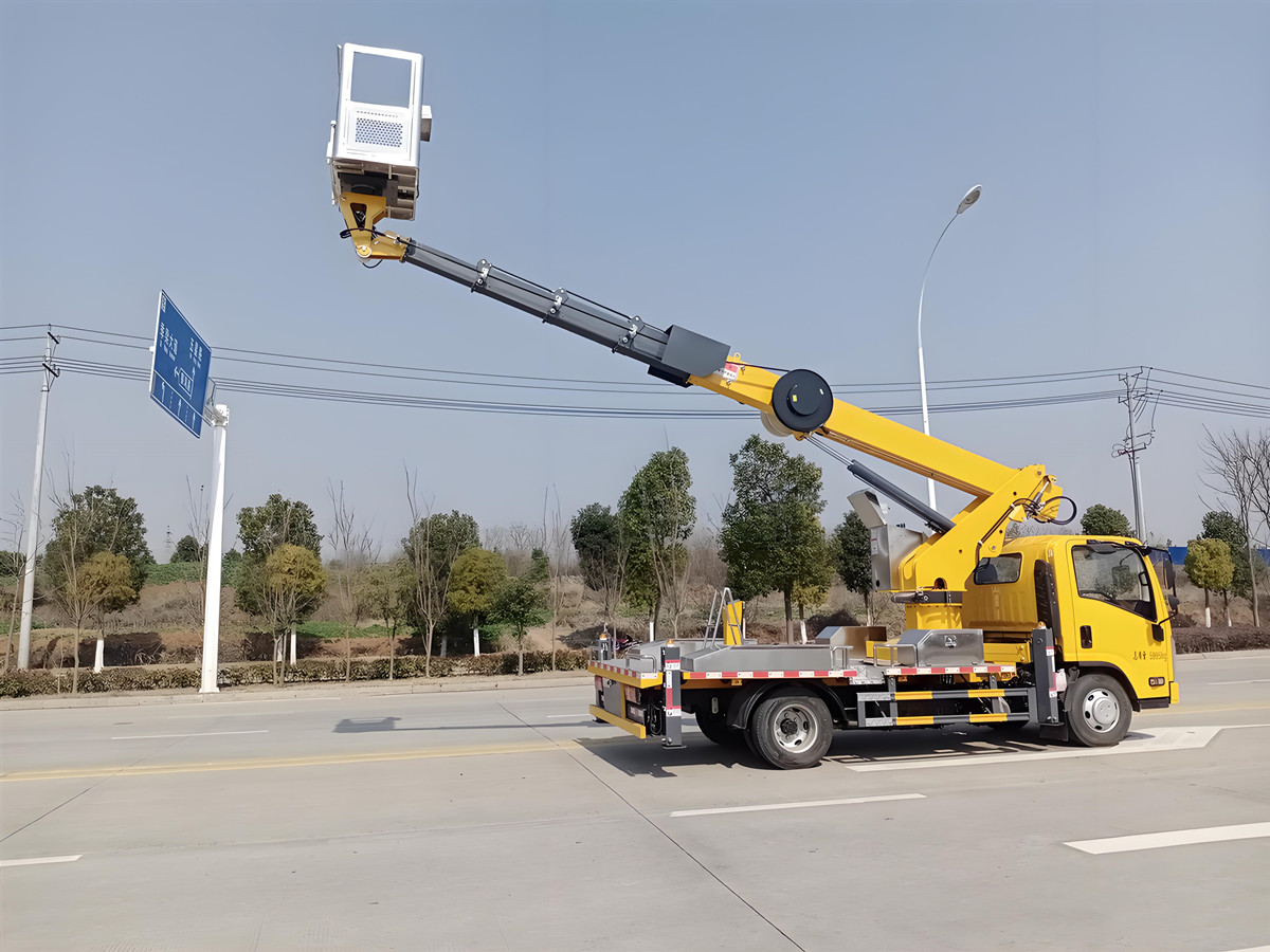 ISUZU 30M 700P Telescopic Bucket Truck - ISUZU Vehicles
