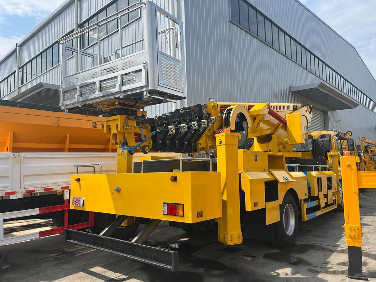 ISUZU 45M Telescopic Bucket Truck - ISUZU Vehicles
